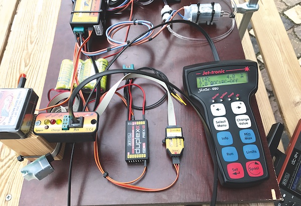 Alles im Blick … mit dem JetCat Telemetrie-Adapter - ROTOR Magazin