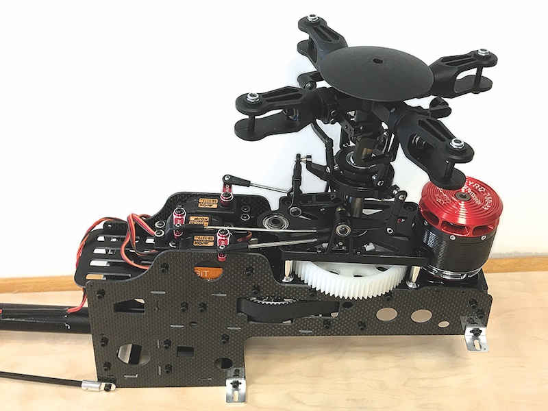 Starterpaket: Die EC 135 der Superscale 800-Serie von Roban - ROTOR Magazin