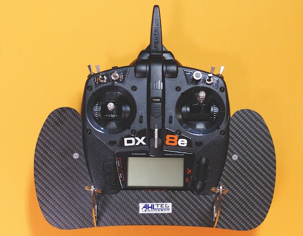 Reif für den Aufstieg: Die neue 8-Kanal-Fernsteuerung Spektrum DX8e ...