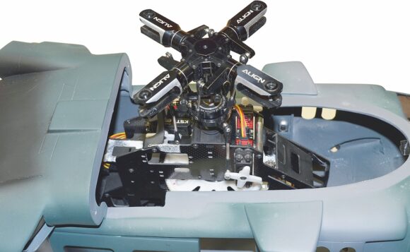 Sikorsky MH-60S mit Retrolackierung - ROTOR Magazin