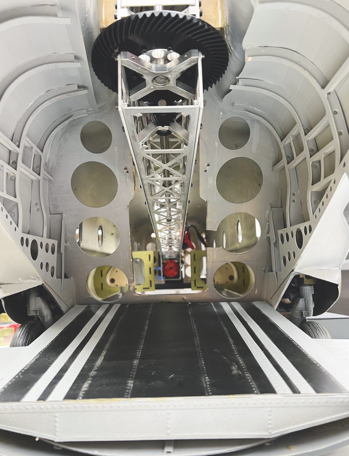 Der neue Boeing MH-47G Block II Chinook von VARIO Helicopter - ROTOR ...