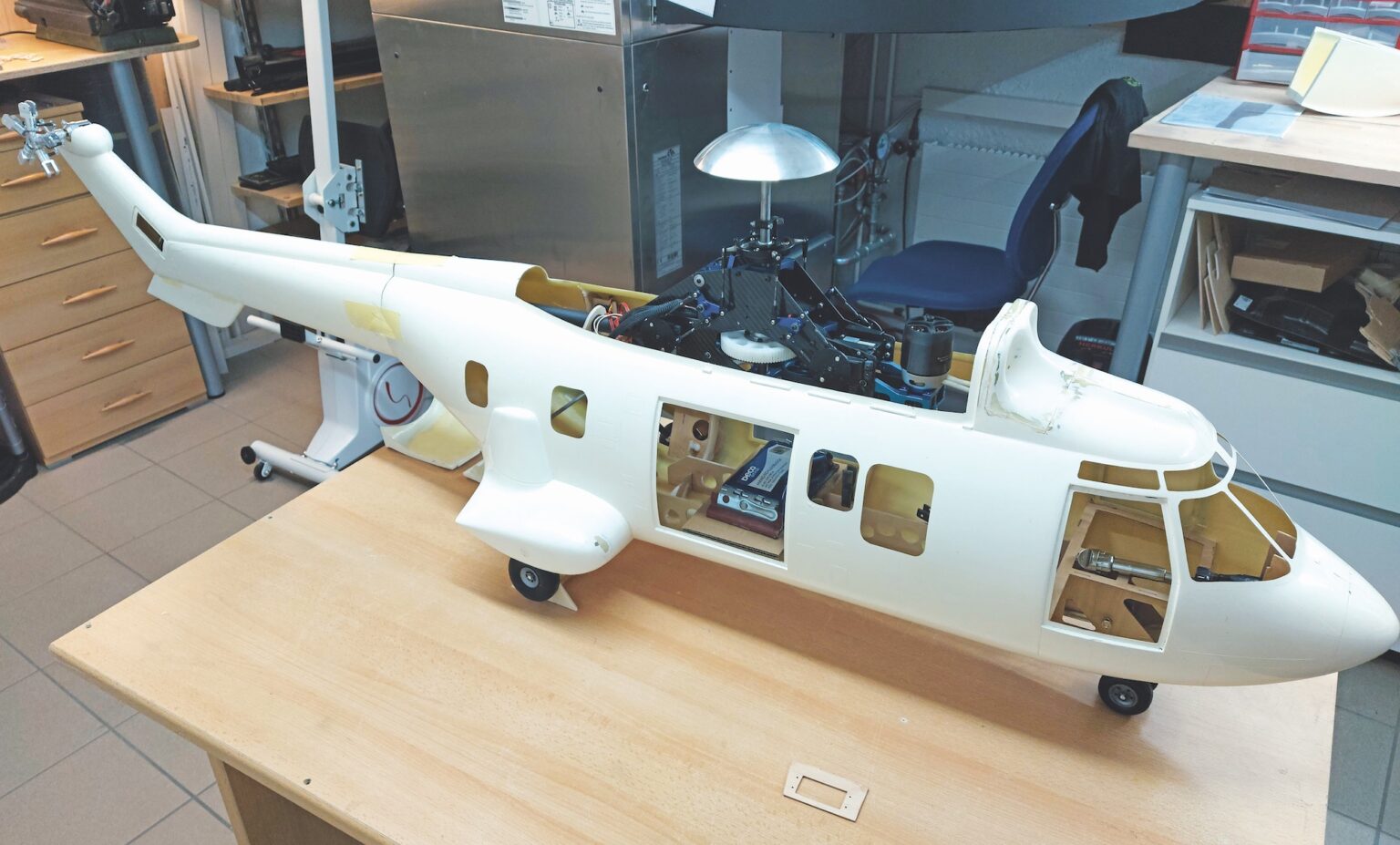 AS 332L Super Puma – ein Projekt mit Kindern - ROTOR Magazin